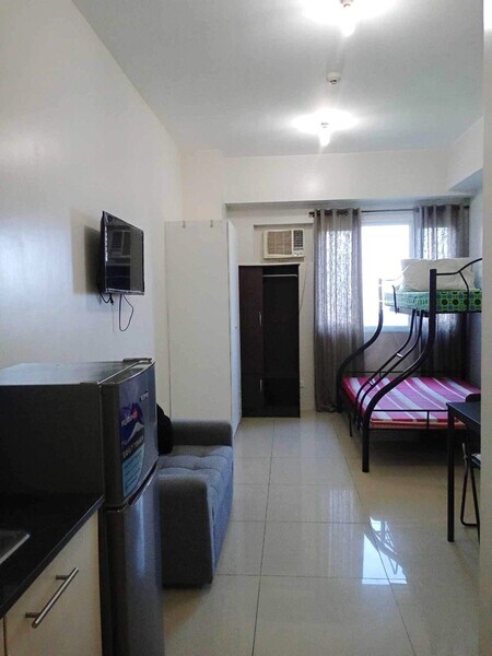Condo Unit For Rent - 24th Floor at Blue Residences | PostAds.ph