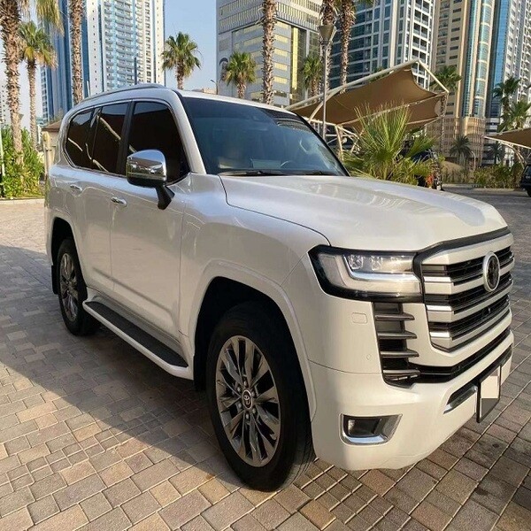 2022 Toyota Land Cruiser GXR 3.5 twin turbo | PostAds.ph